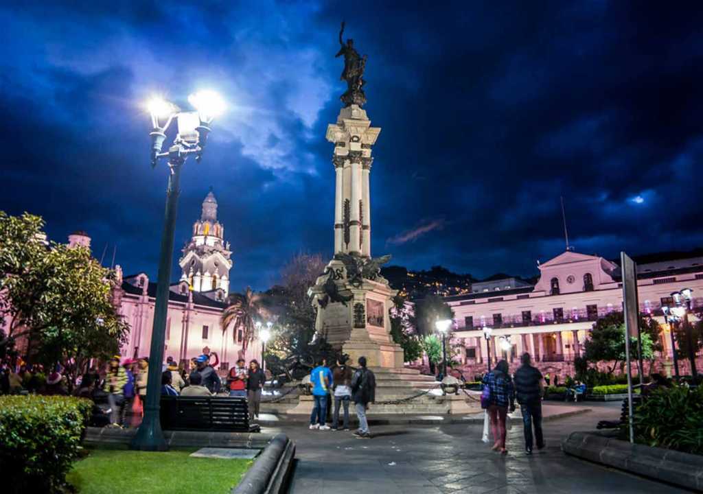 Quito Tour By Night - Ecuador Trails